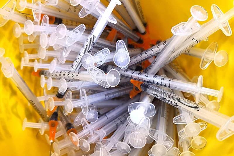 How To Safely Manage Sharps And Needles During Biohazard Cleanup ...